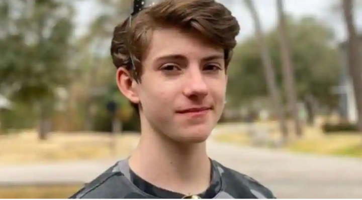 Miris! Bintang 'Just Add Magic: Mystery City' Tyler Sanders Meninggal ...