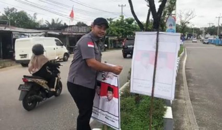 Bawaslu Rokan Hulu Tertibkan Alat Peraga Kampanye di Masa Tenang | RIAU24.COM