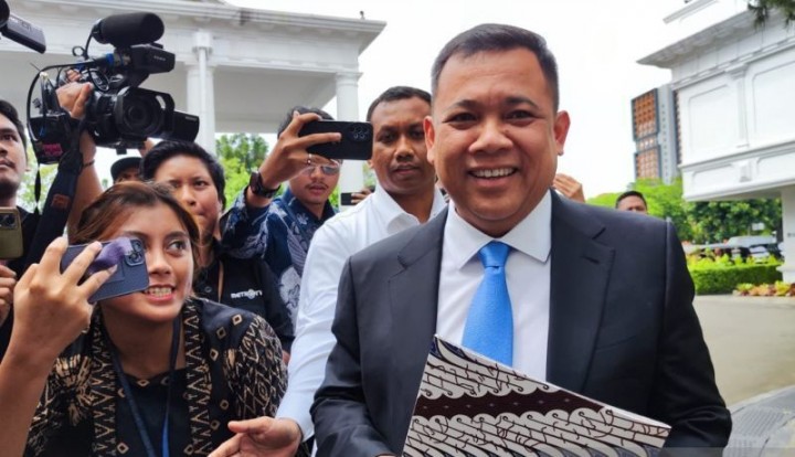 Haji Isam dapat Bintang Mahaputera Utama dari Prabowo - Riau24